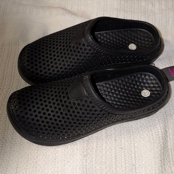 Bobbie Brooks | Shoes | New Black Croc Like Shoes Clogs Nwt | Poshmark